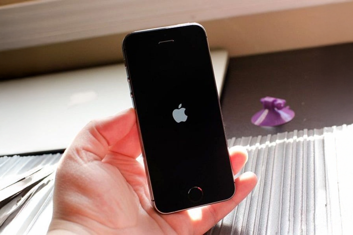 Điện thoại sập nguồn dù còn pin? 7 Nguyên nhân & Cách sửa tại nhà hiệu quả